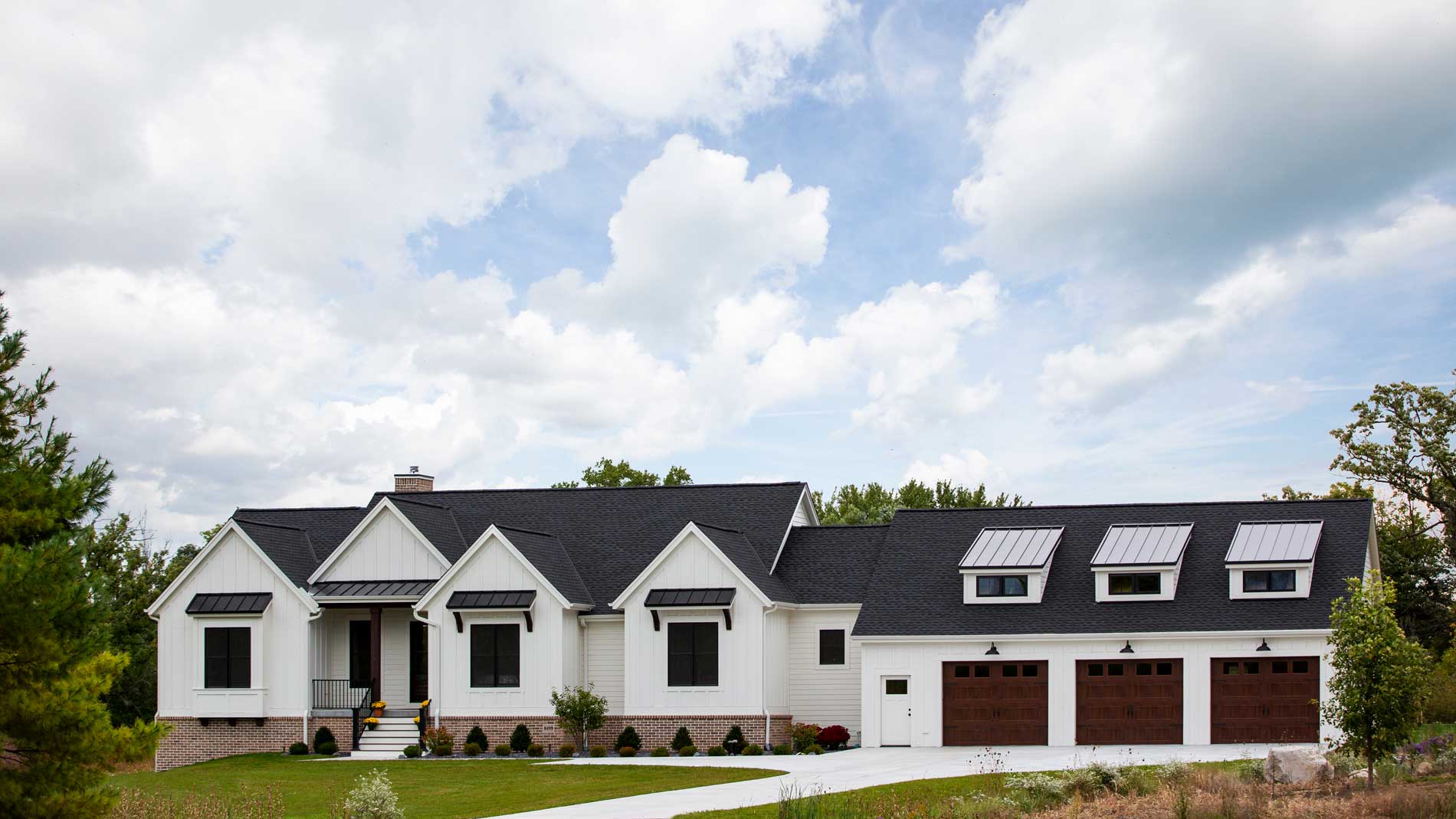 Modern Farmhouse Residence - Highland Builders